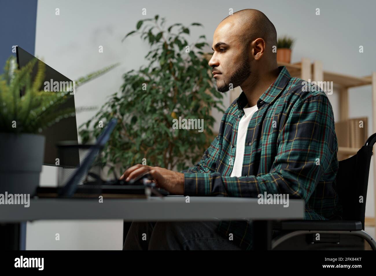 Minicomputer hi-res stock photography and images - Alamy