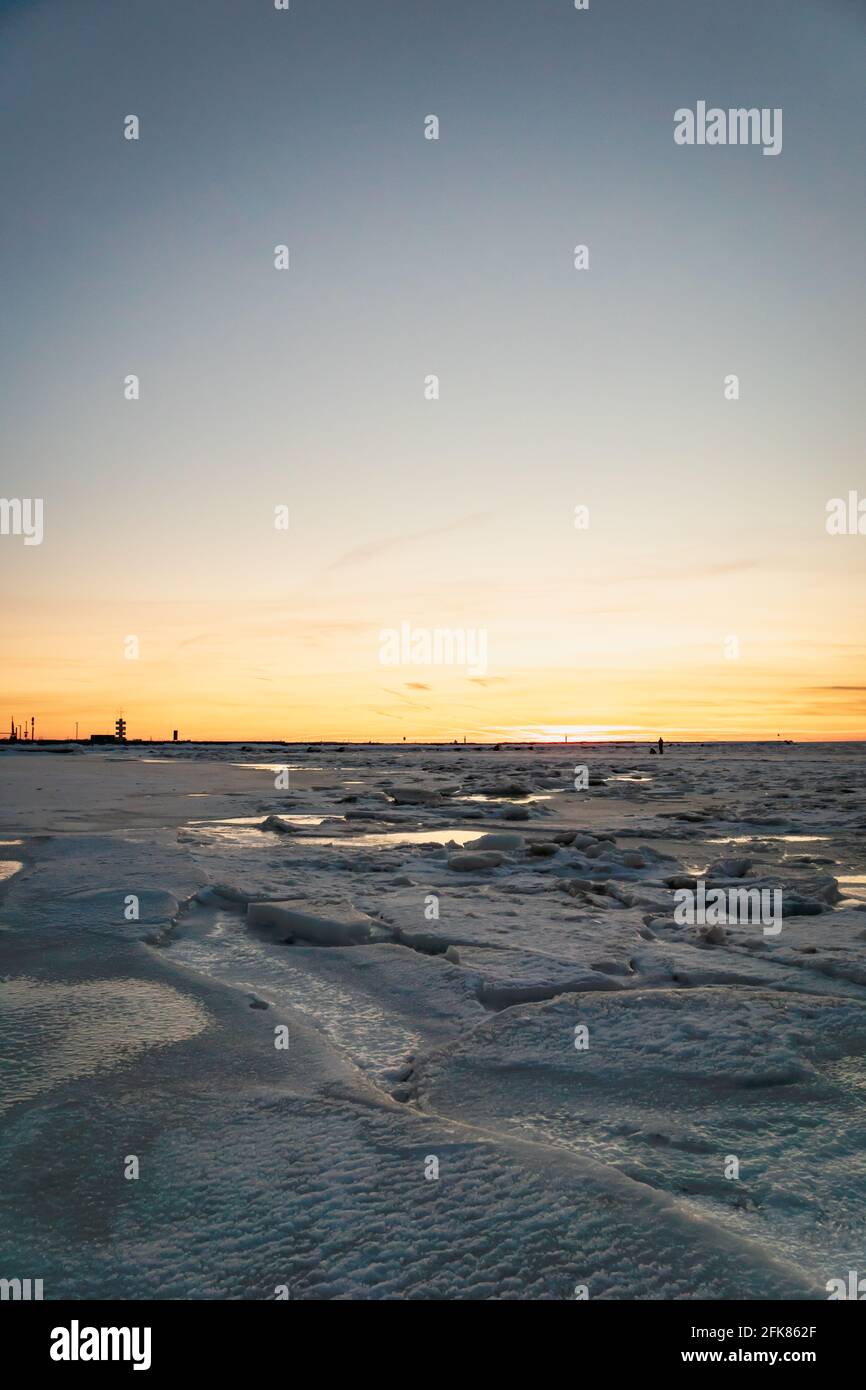 Sea level sunset hi-res stock photography and images - Alamy