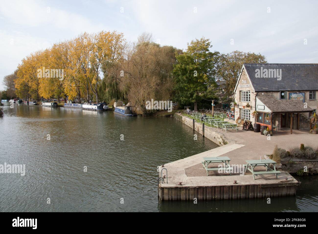The Riverside Pub in Lechlade, Gloucestershire, UK on the Thames, taken ...