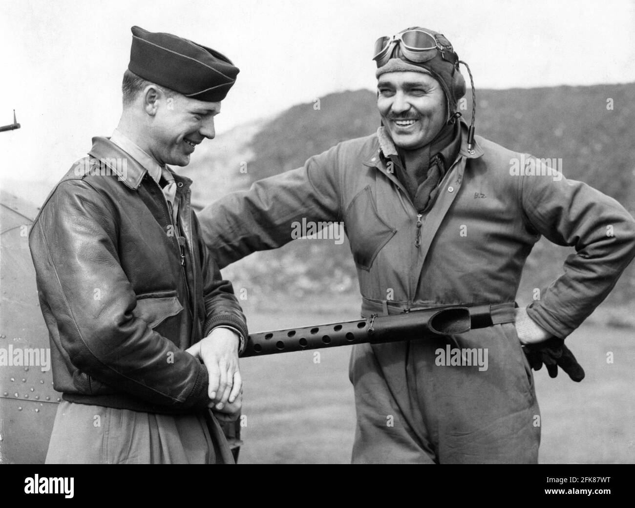 Staff Sergeant PHILIP HULSE and Captain CLARK GABLE of the U.S. Army ...