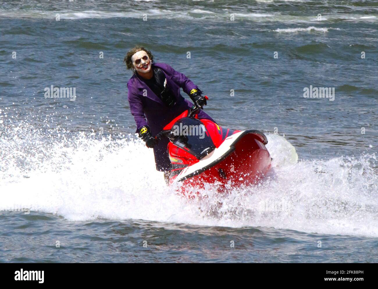 New York - NY - 20200726 - A Man dressed as the Comic Book Anarchist ...