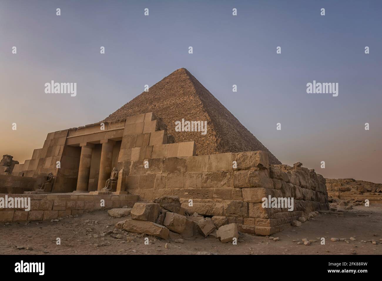 Egyptian tomb guide hi-res stock photography and images - Alamy