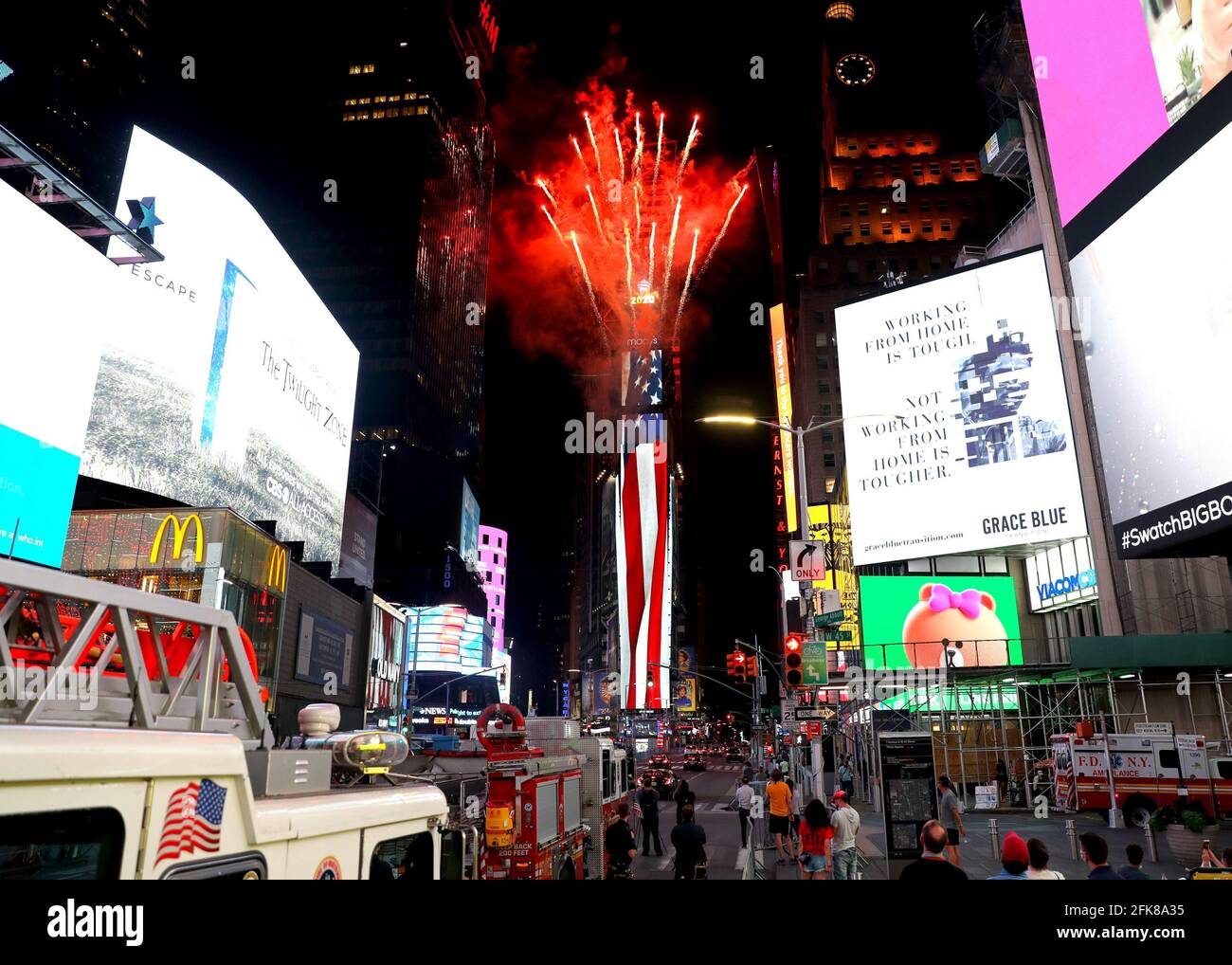 New York - NY - 20200701 Pedestrians watch the Macy's fireworks on top ...