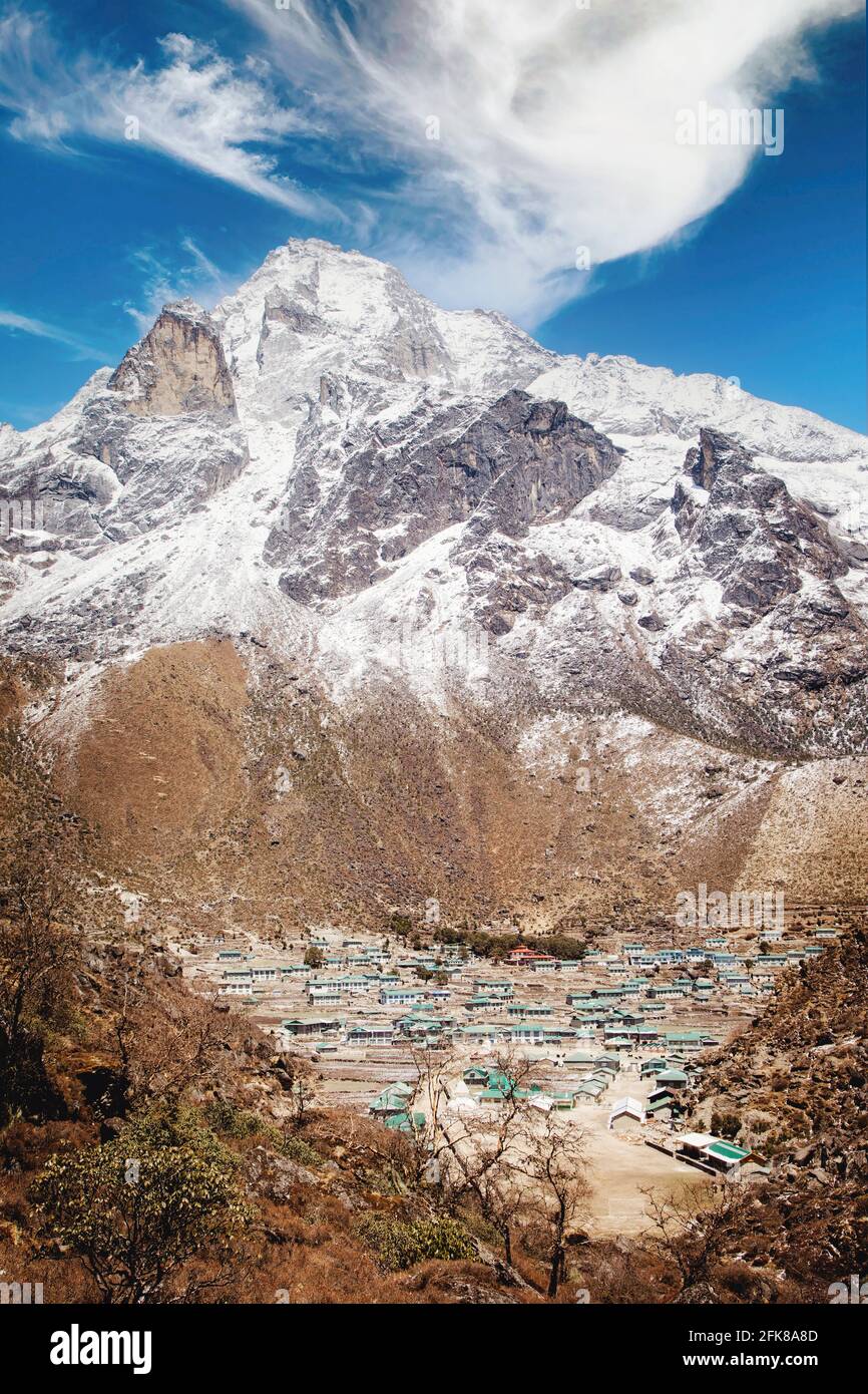 Khunde village nepal hi-res stock photography and images - Alamy