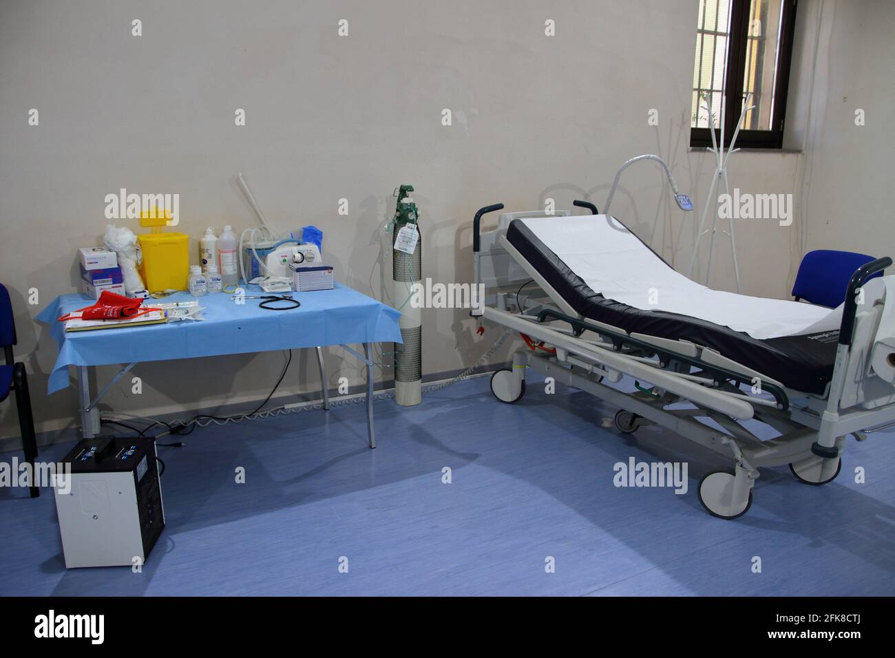 Bad first aid hi-res stock photography and images - Alamy