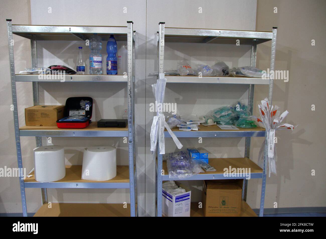 Bad first aid hi-res stock photography and images - Alamy