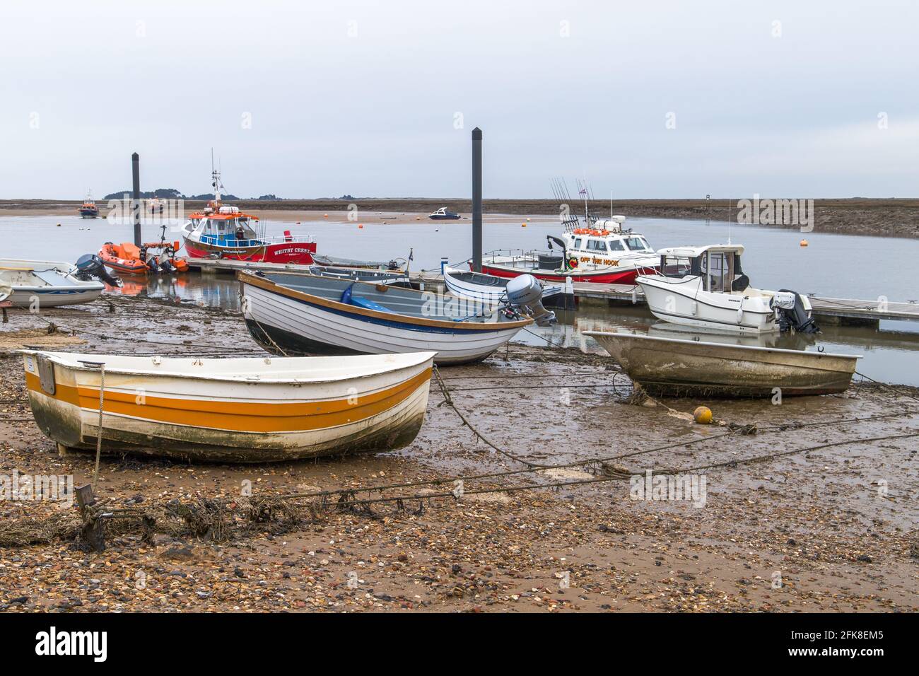Boat stuck on mud hi-res stock photography and images - Alamy