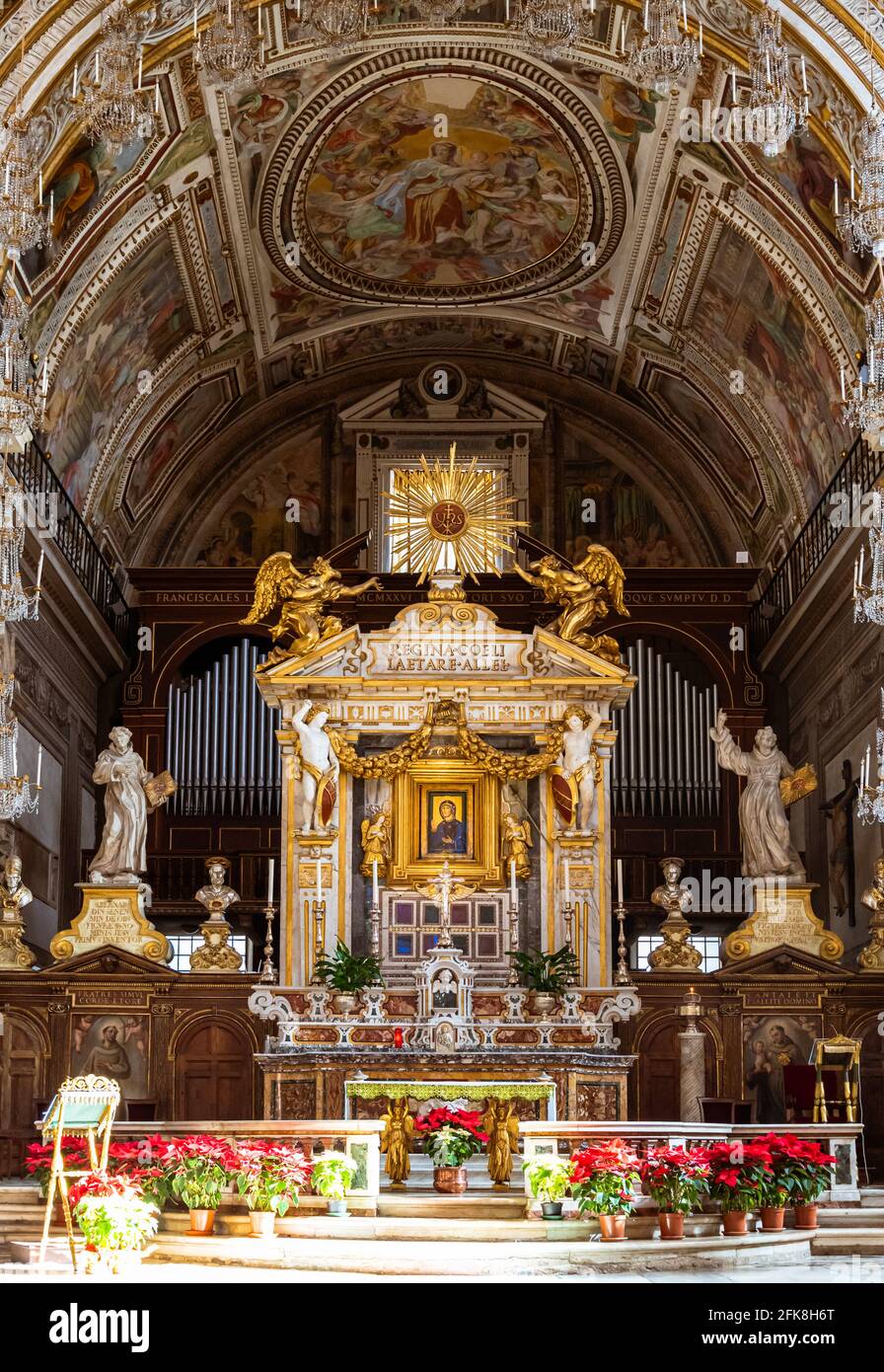 Golden altar cross in catholic hi-res stock photography and images - Alamy