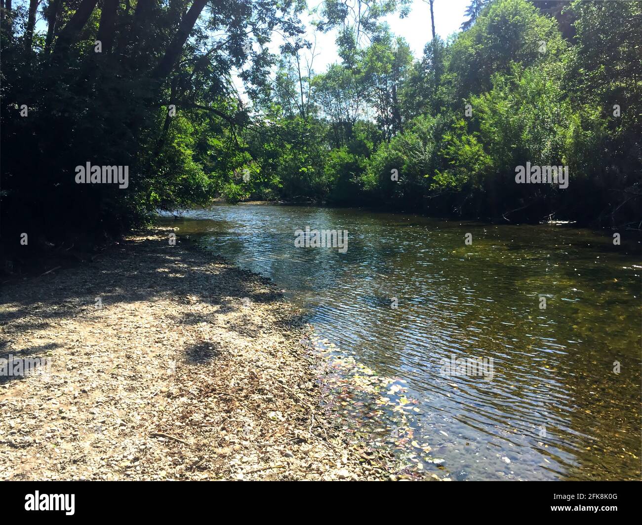 Pebble bank hi-res stock photography and images - Alamy
