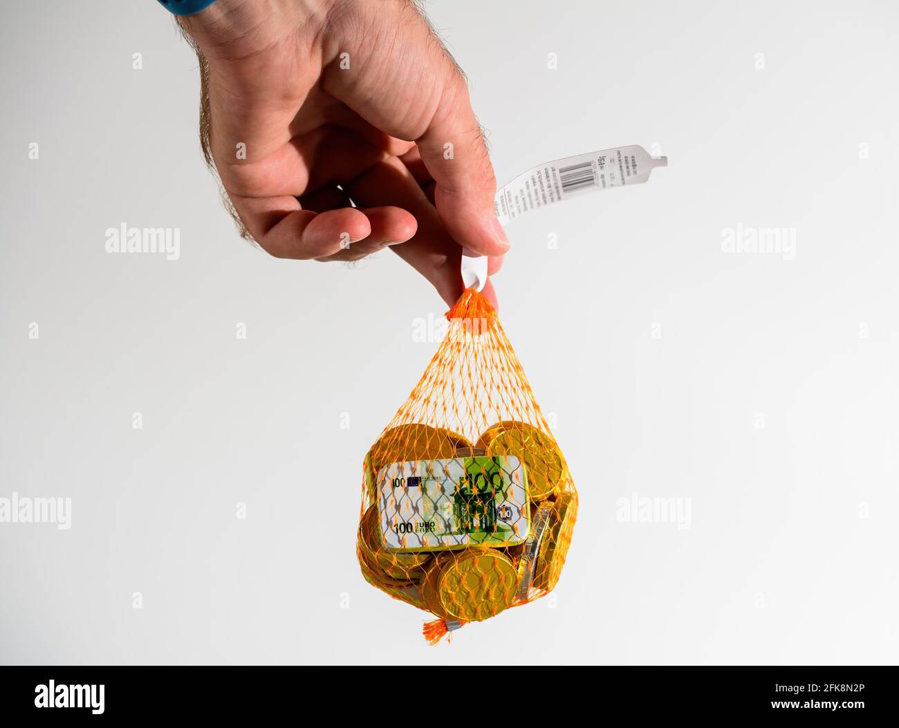 Gold vending machine hi-res stock photography and images - Alamy