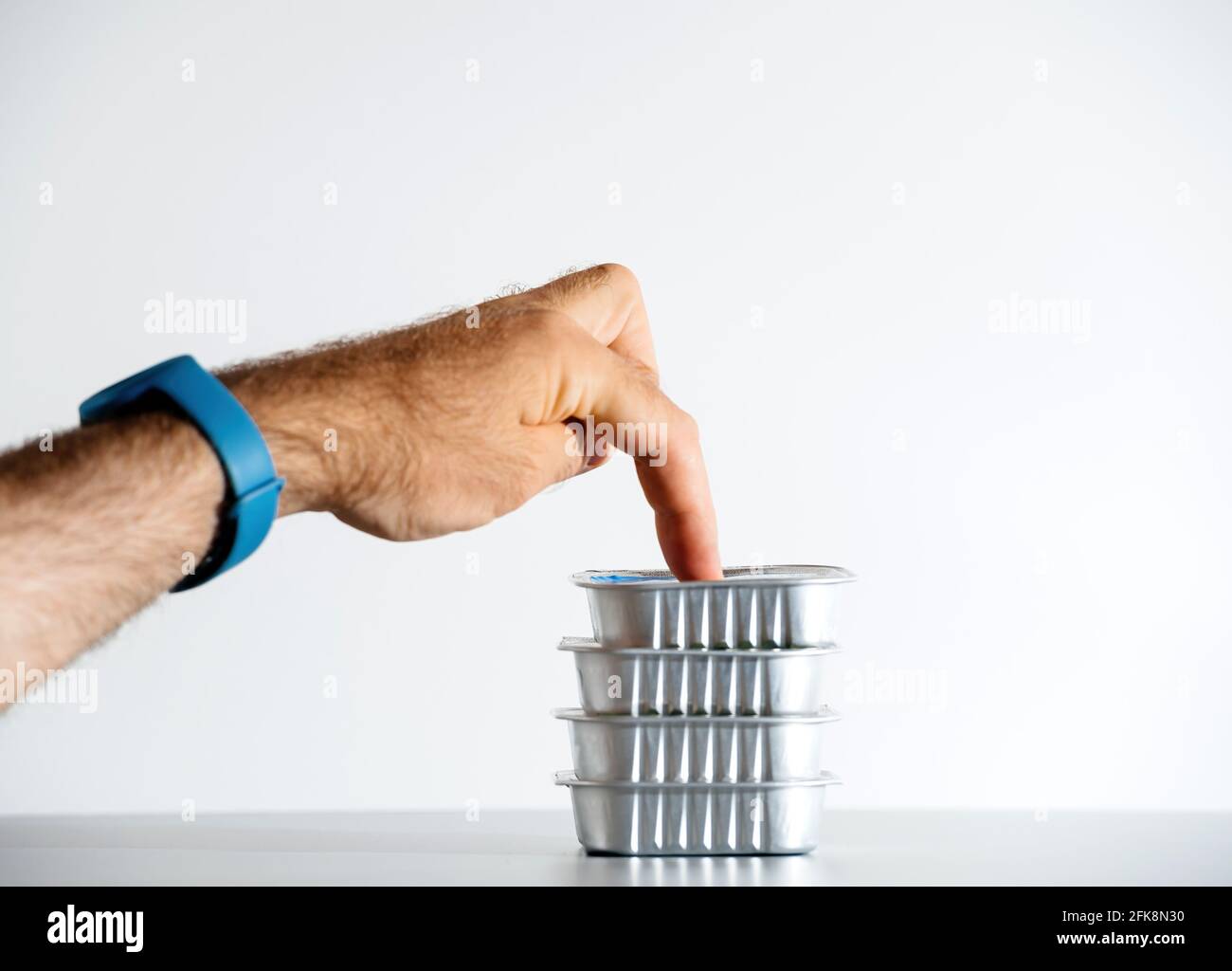 Pointing dog bowl hi-res stock photography and images - Alamy
