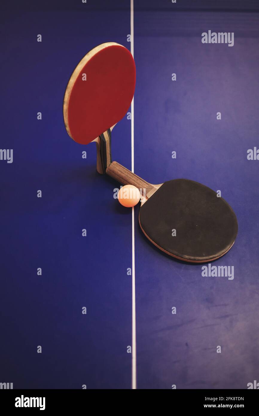 Table tennis table outside hi-res stock photography and images - Alamy