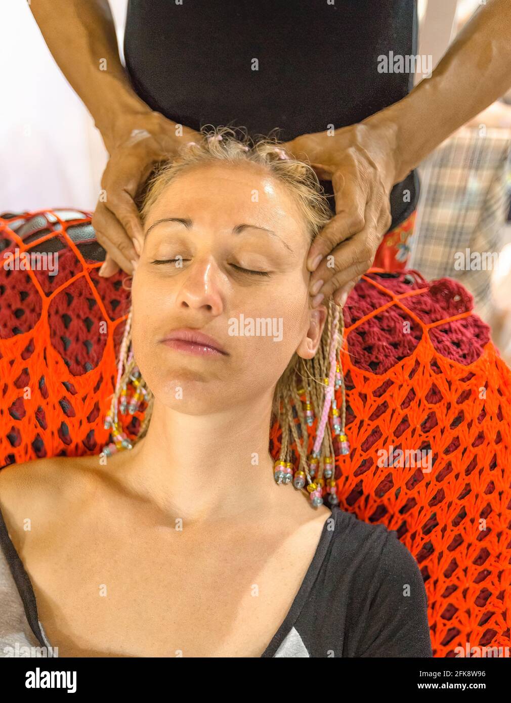 Shiatsu facial hi-res stock photography and images - Alamy