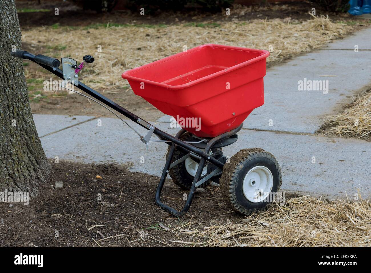 Seed spreader machine hi-res stock photography and images - Alamy
