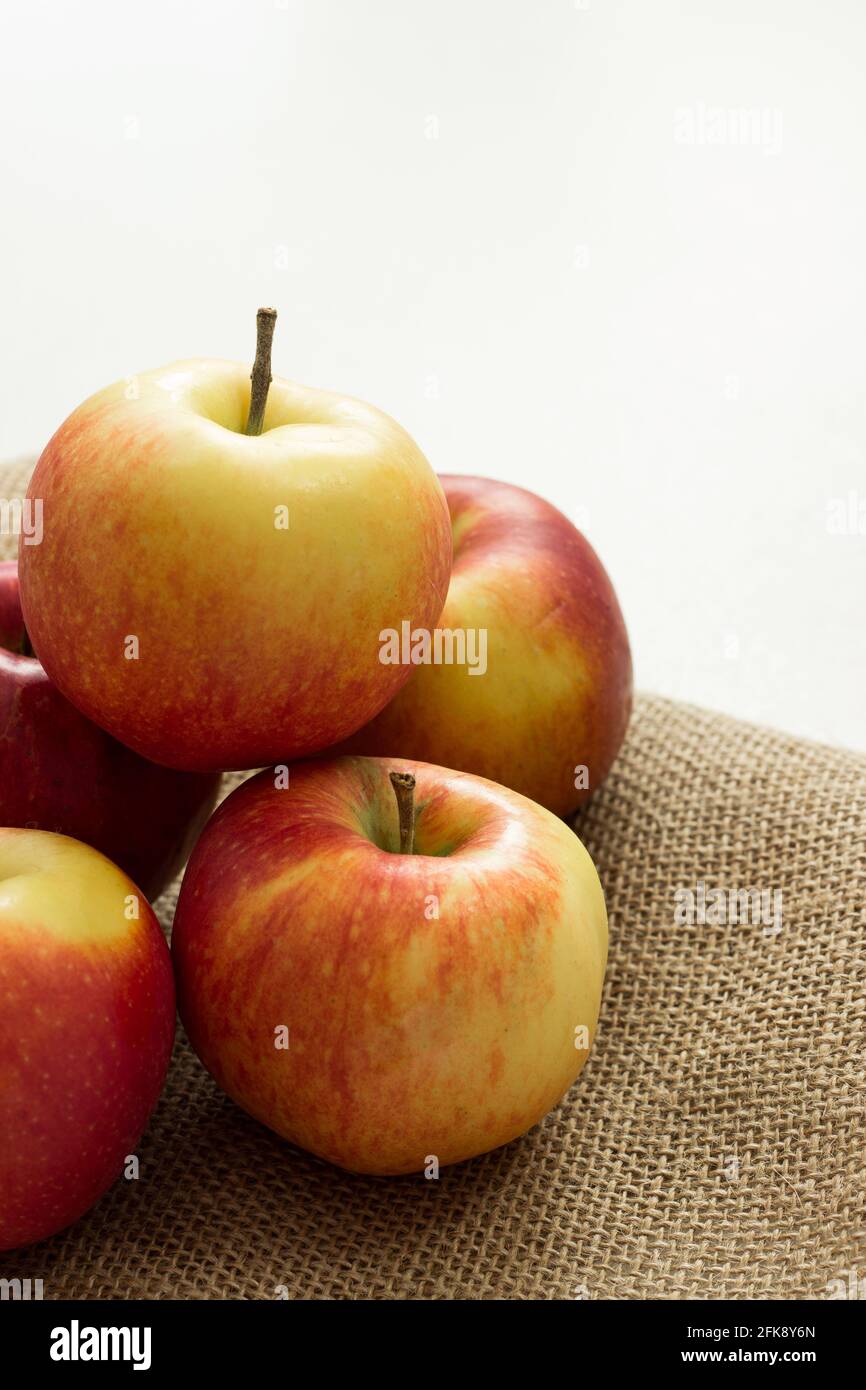 Stack of red apples; fall fruit Stock Photo - Alamy