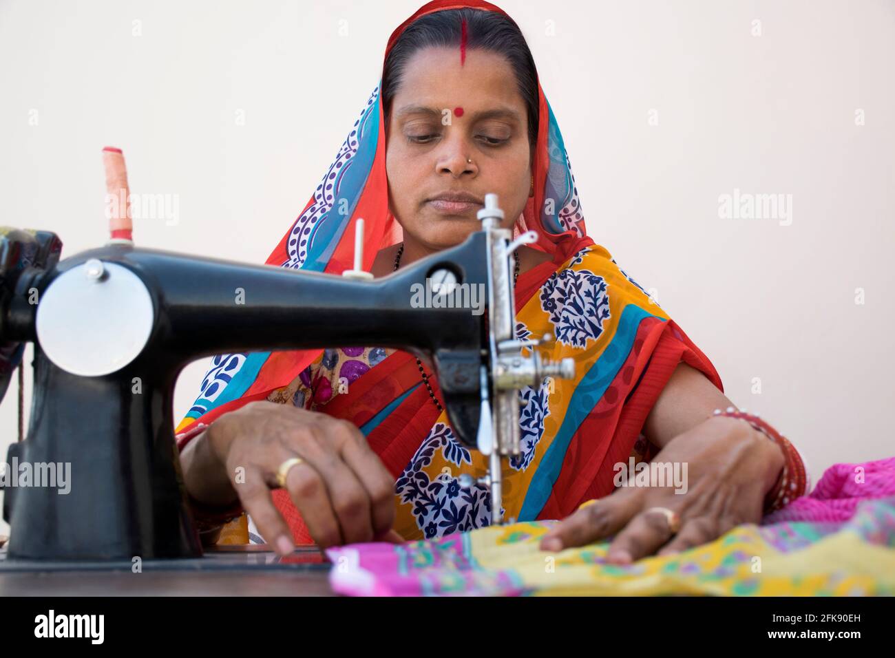 Stitching clothes hi-res stock photography and images - Alamy