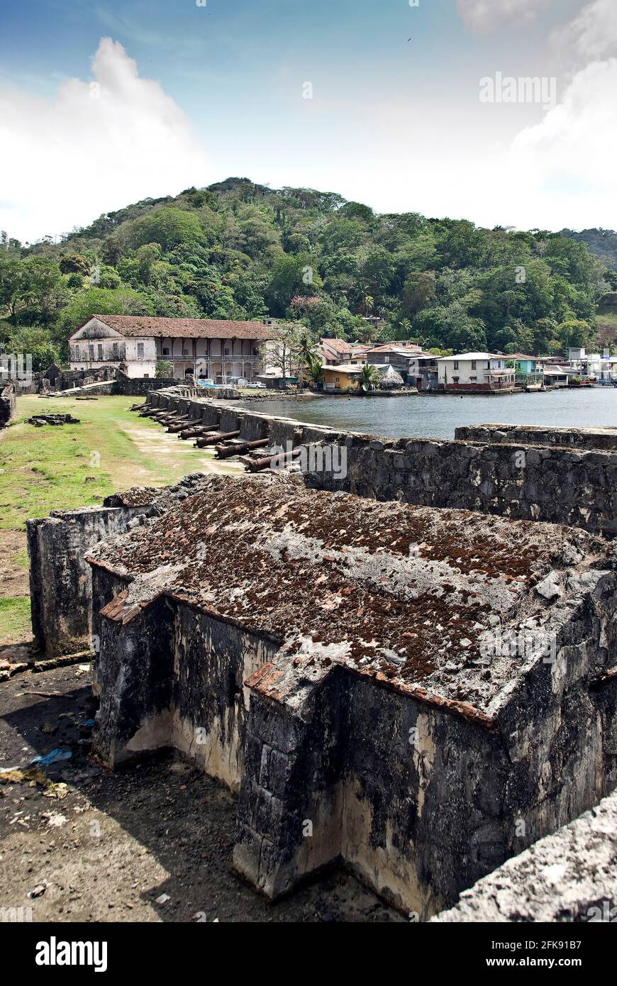 Fuerte de San Jerónimo, Spanish fort in Portobelo National Park, Panama ...