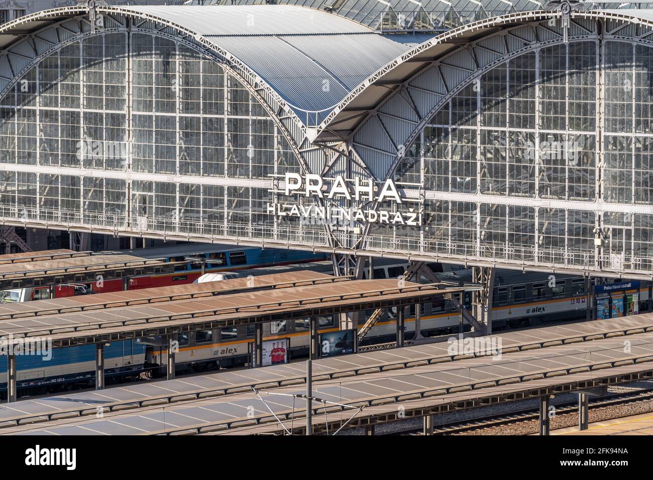 Prague main railway station from the South - Praha hlavní nádraží ...