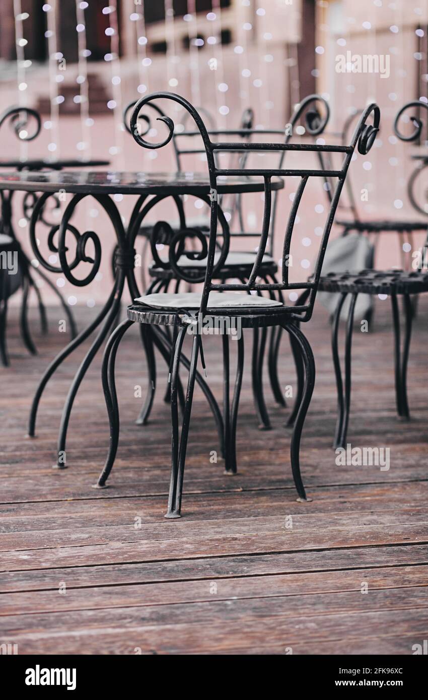 Metal french style outdoor chairs hi-res stock photography and images ...