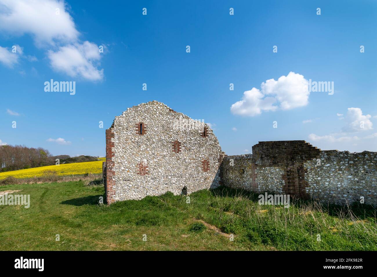 Brick farm building hi-res stock photography and images - Alamy