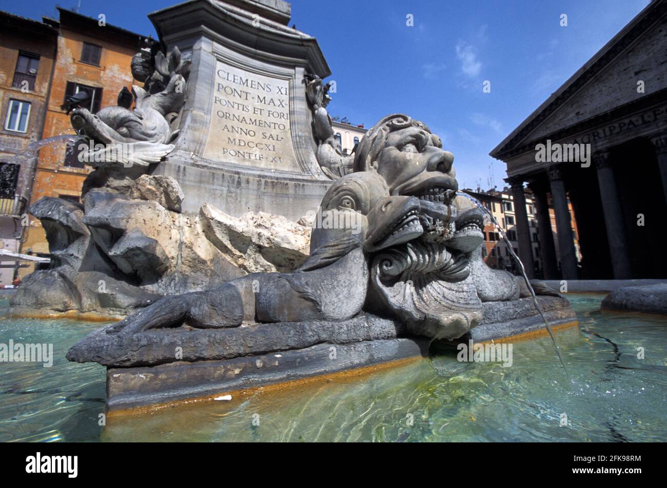 Fontana del Pantheon,, The fountain and obelisk in Piazza della Rotonda ...