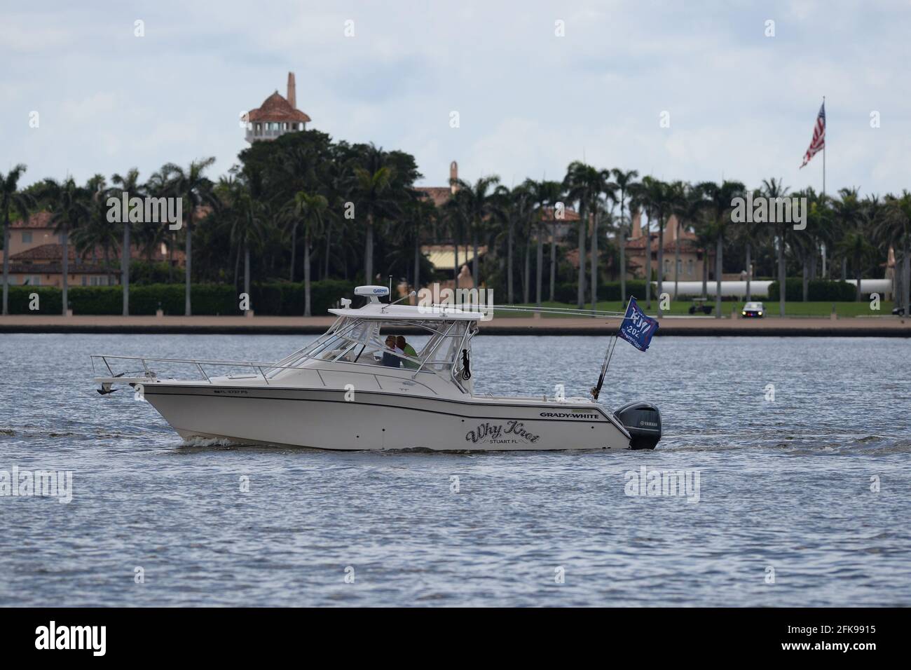 Palm Beach - FL - 20200614 - Boaters are seen with their Trump flags on ...