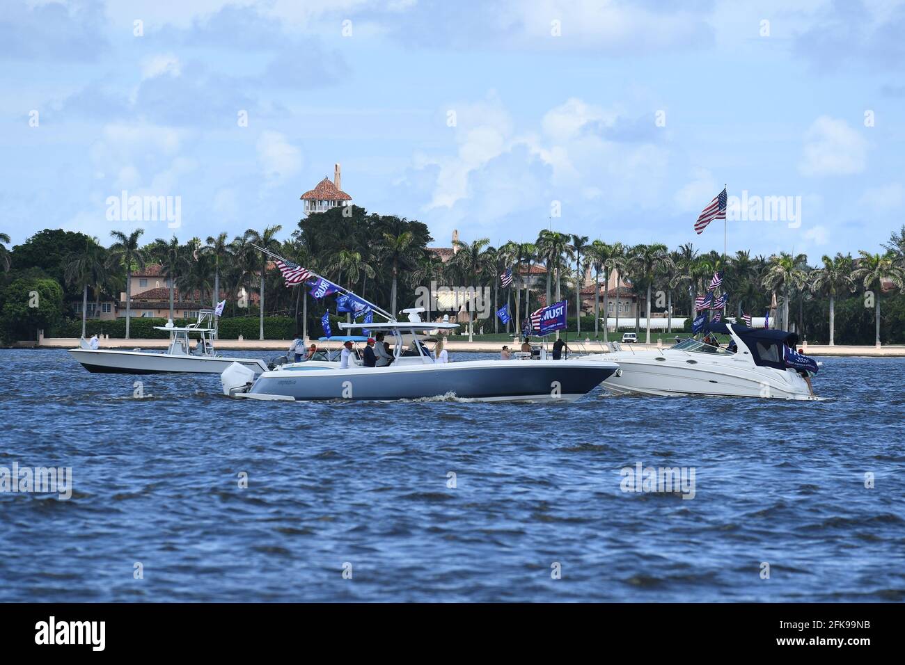 Palm Beach - FL - 20200614 - Boaters are seen with their Trump flags on ...
