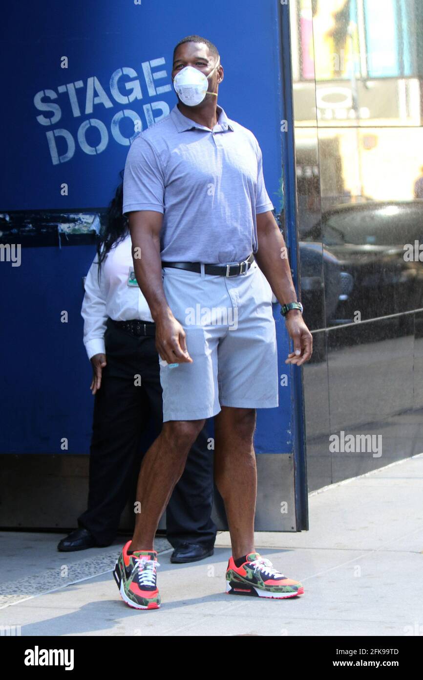 New York - NY - 20200622 Amy RobachGeorge Stephanopoulos and Michael ...