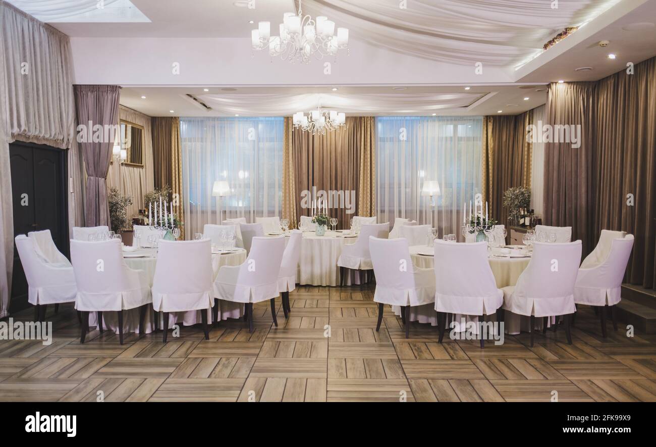 classic interior of a European restaurant or cafe Stock Photo - Alamy