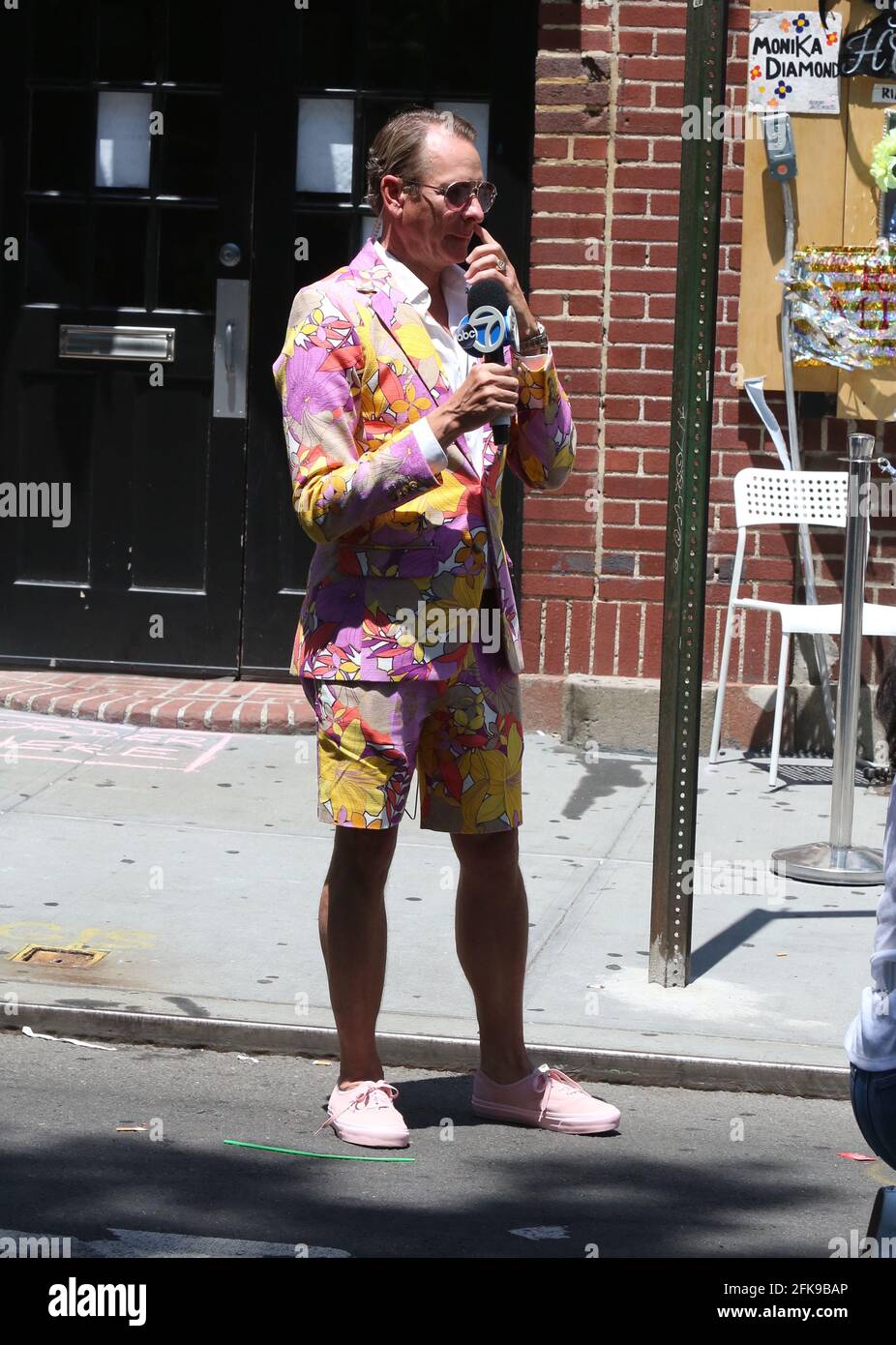 New York - NY - 06/28/2020 - Carson Kressley and Sam Champion co-host ...