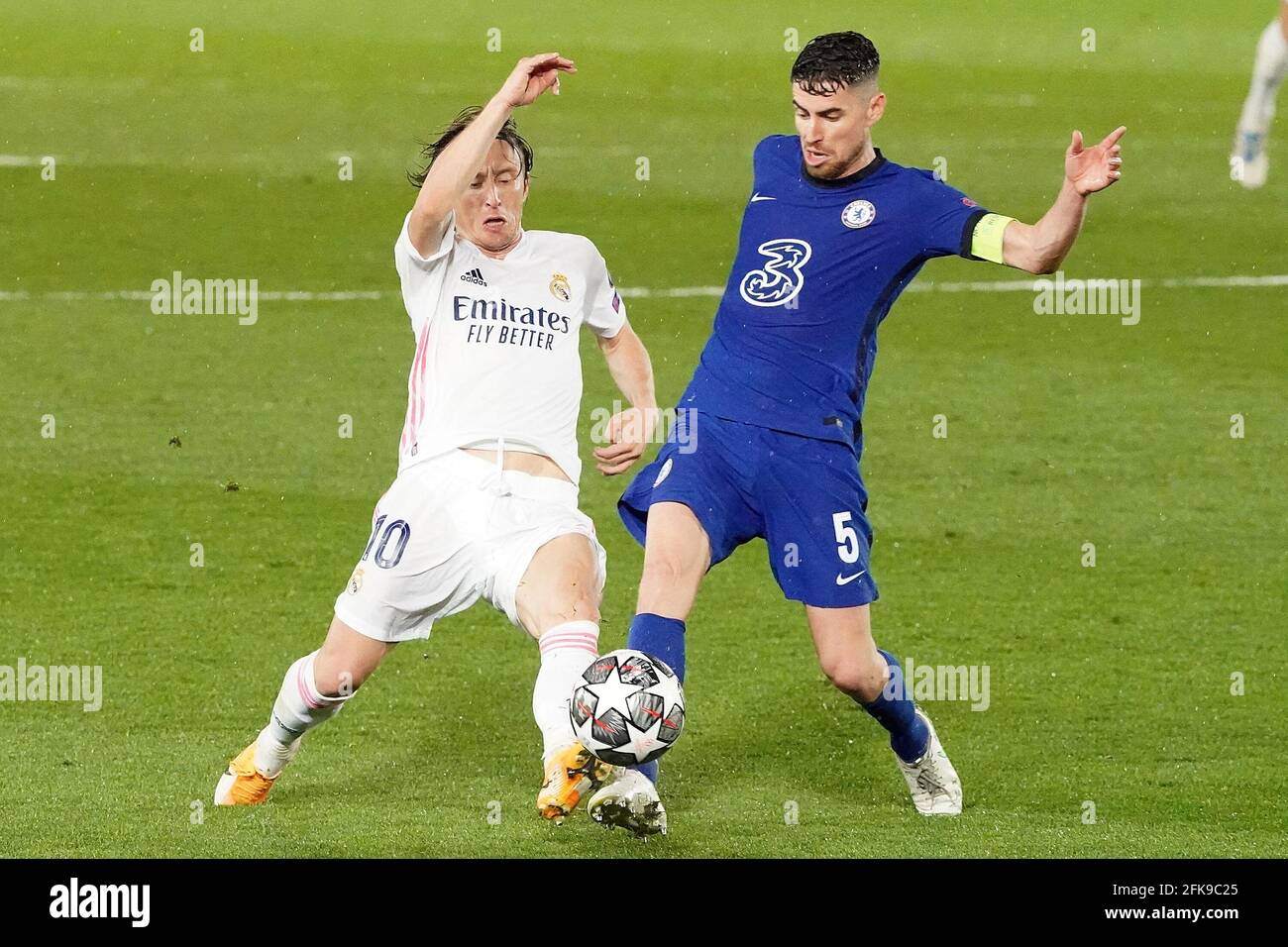 Real Madrid's Luka Modric (l) and Chelsea FC's Jorginho during UEFA ...