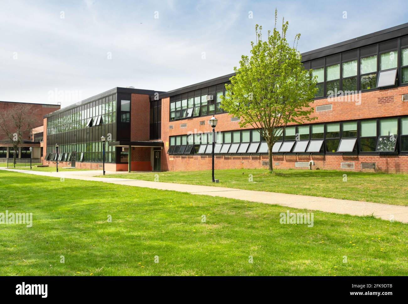 Exterior view of a typical American school building Stock Photo - Alamy