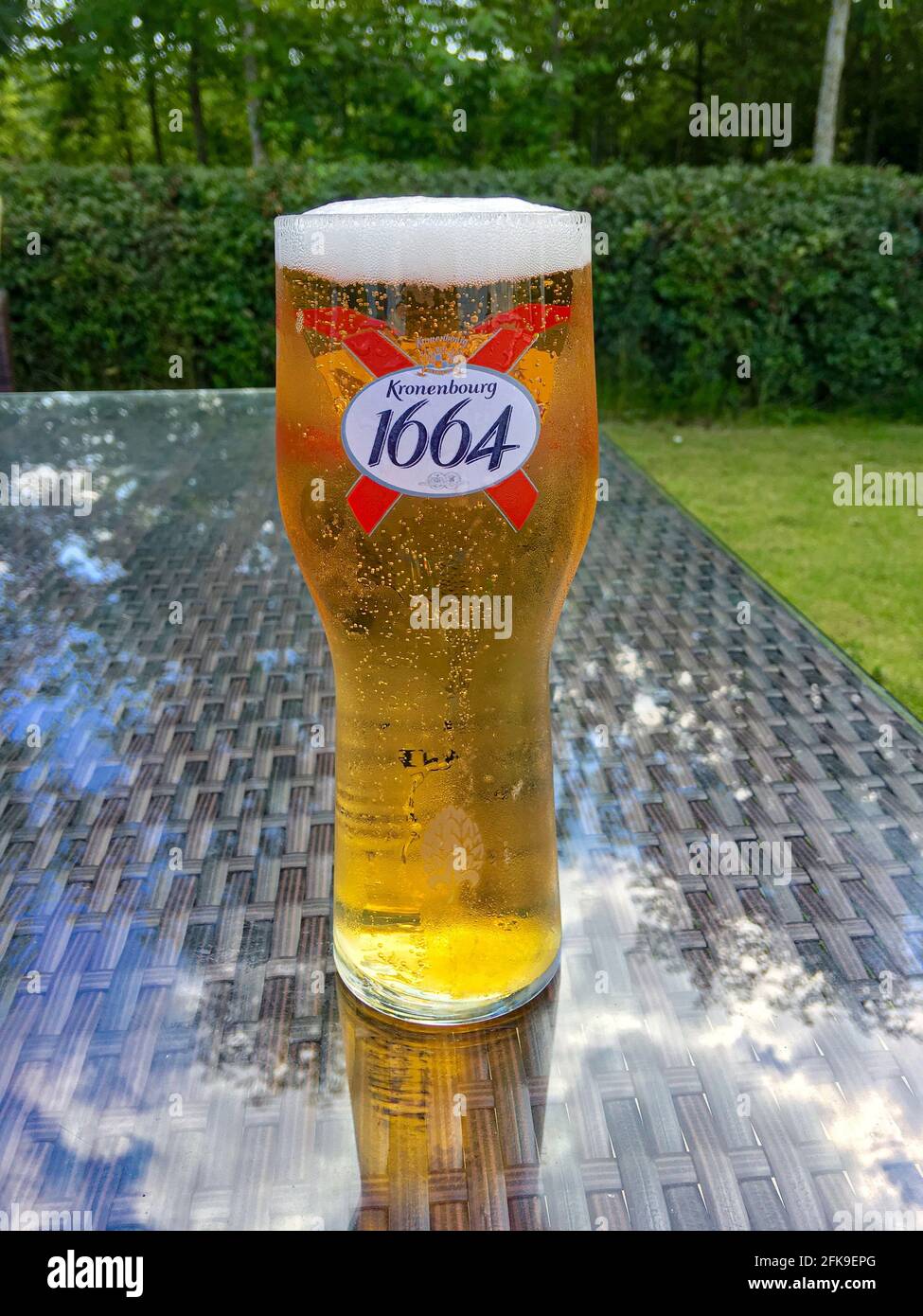Kronenbourg 1664 label hi-res stock photography and images - Alamy