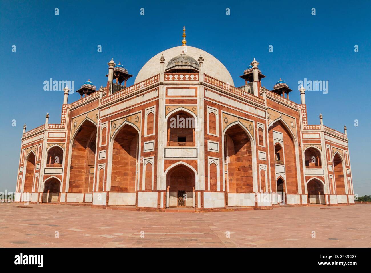 Humayun temple hi-res stock photography and images - Alamy