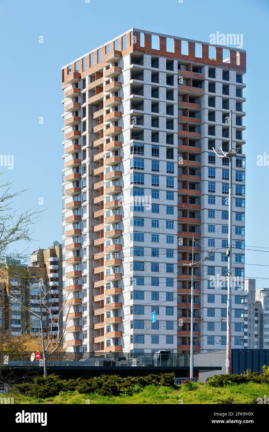 Square shaped building hi-res stock photography and images - Alamy