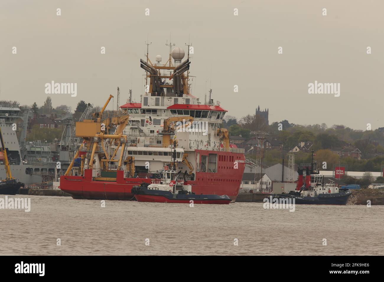 Moon pool vessel hi-res stock photography and images - Alamy