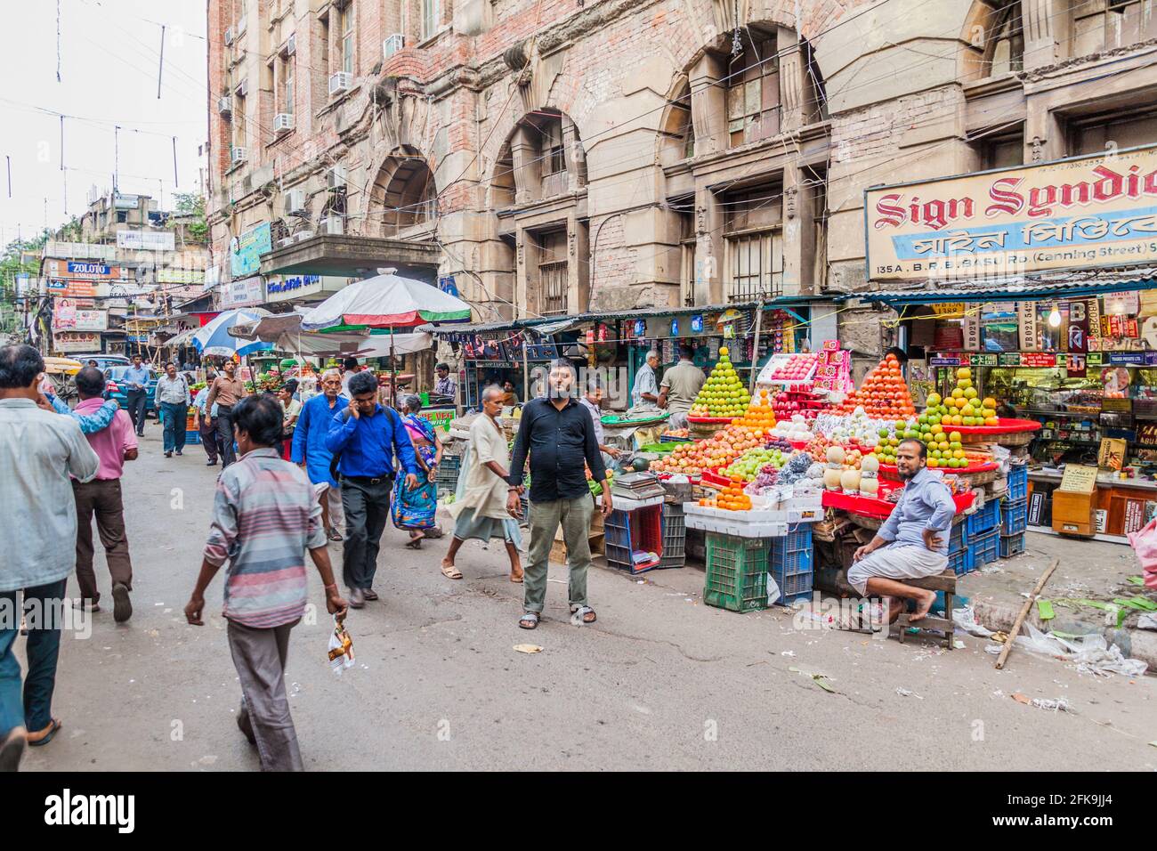 Kolkata street food hi-res stock photography and images - Alamy