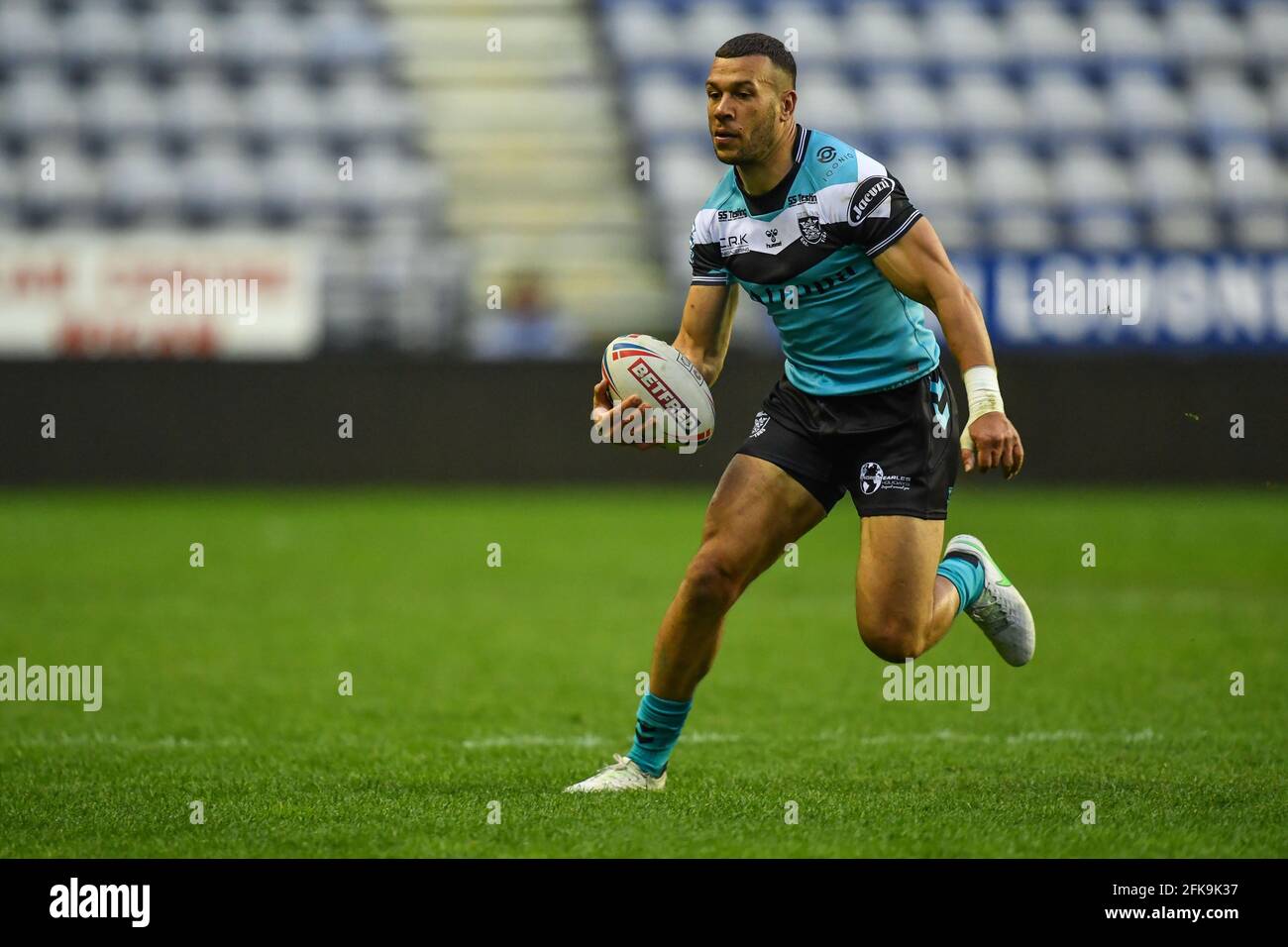 Carlos Tuimavave (3) of Hull FC in action Stock Photo - Alamy