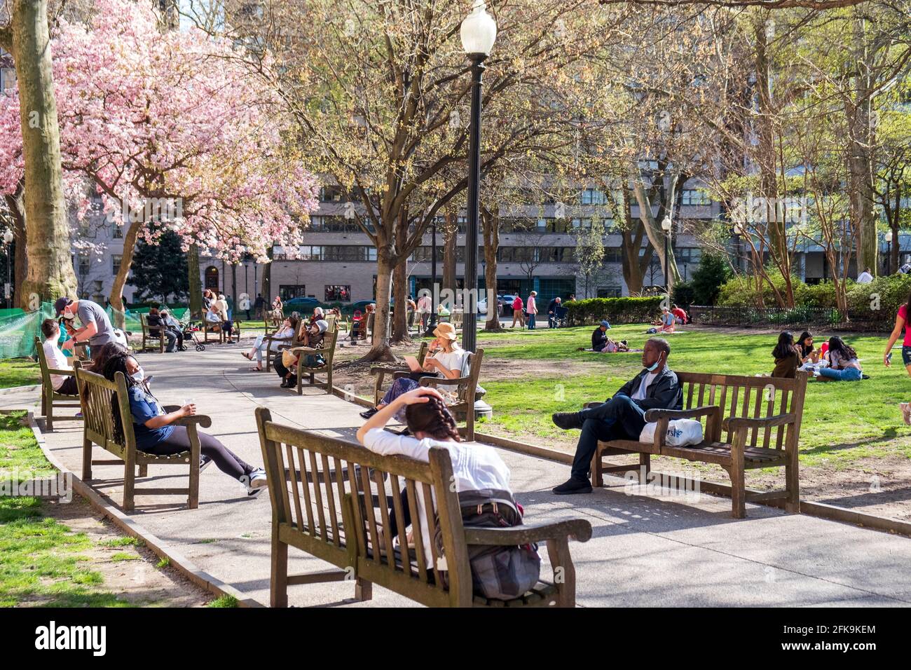 People walking through Rittenhouse Square in Springtime, Philadelphia ...