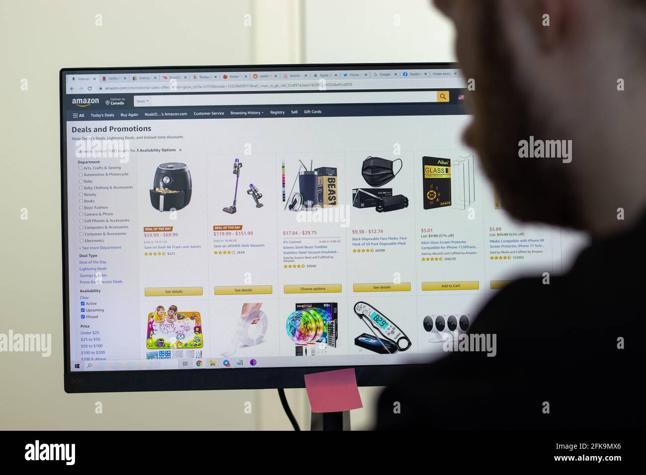 Amazon website hi-res stock photography and images - Alamy