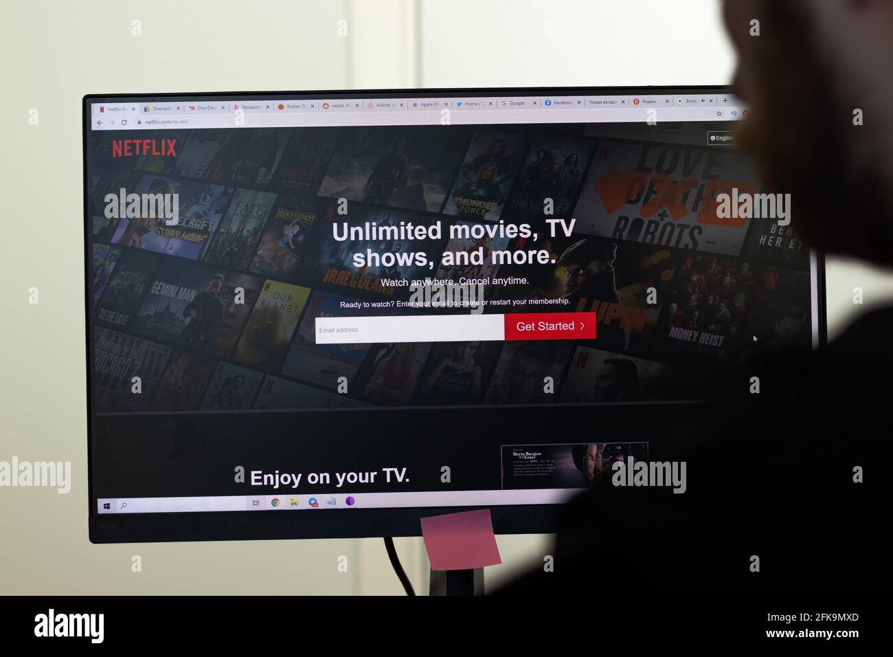 Netflix homepage hi-res stock photography and images - Alamy