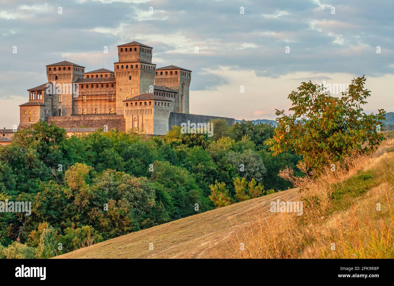 Castello di torrechiara hi-res stock photography and images - Alamy