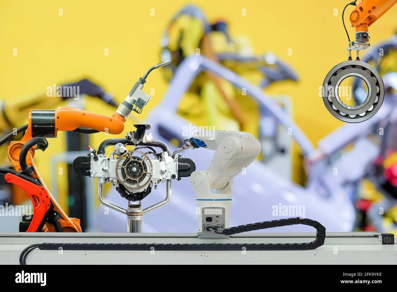 Robot welding car hi-res stock photography and images - Alamy