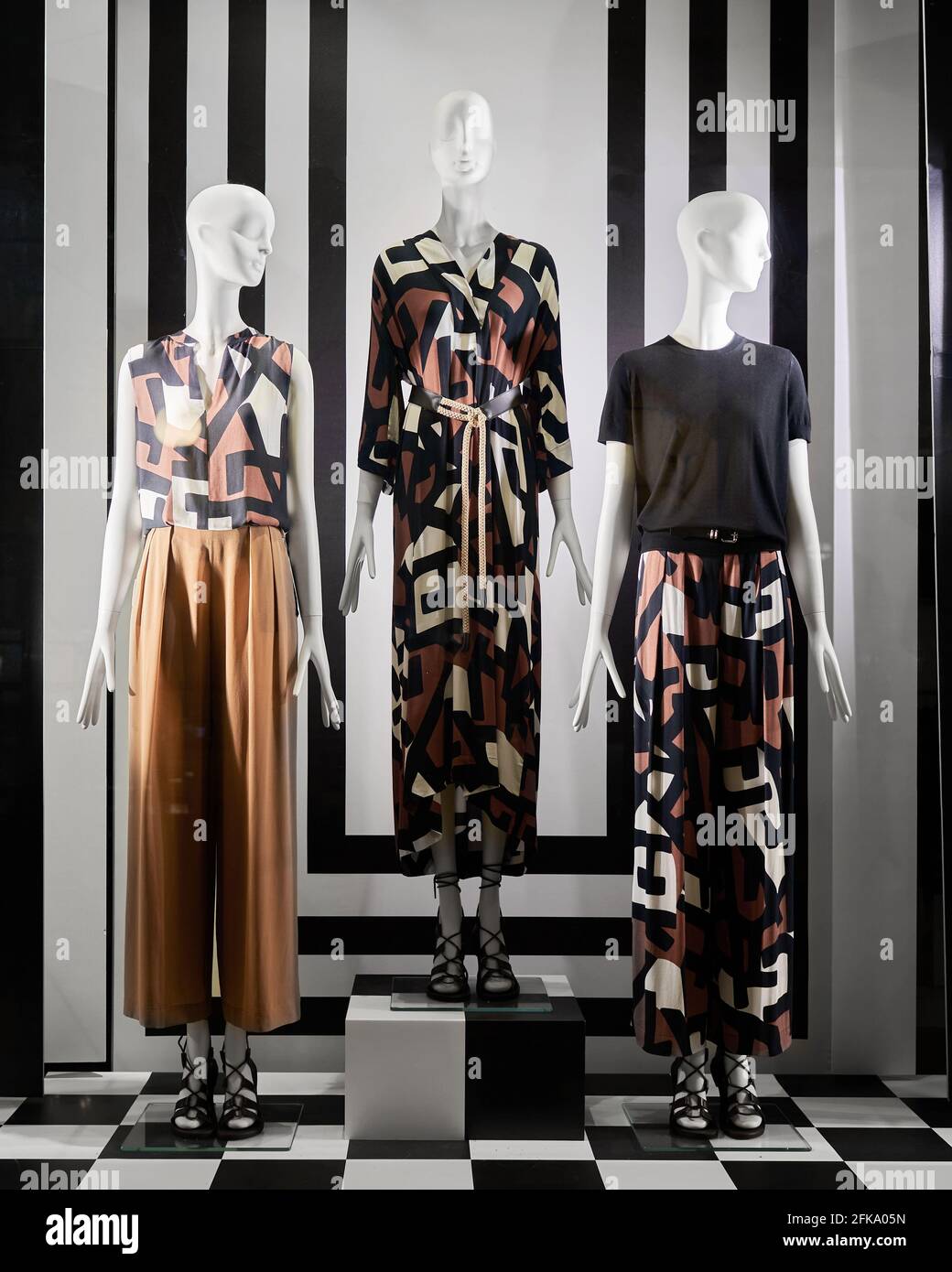 Boutique front womens clothing display hi-res stock photography and ...