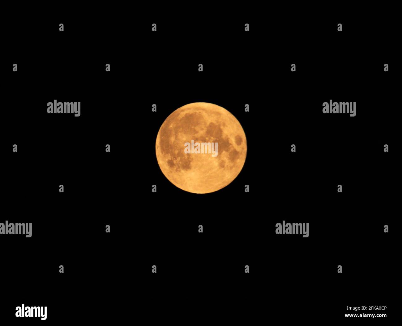 Stunning orange full moon hi-res stock photography and images - Alamy