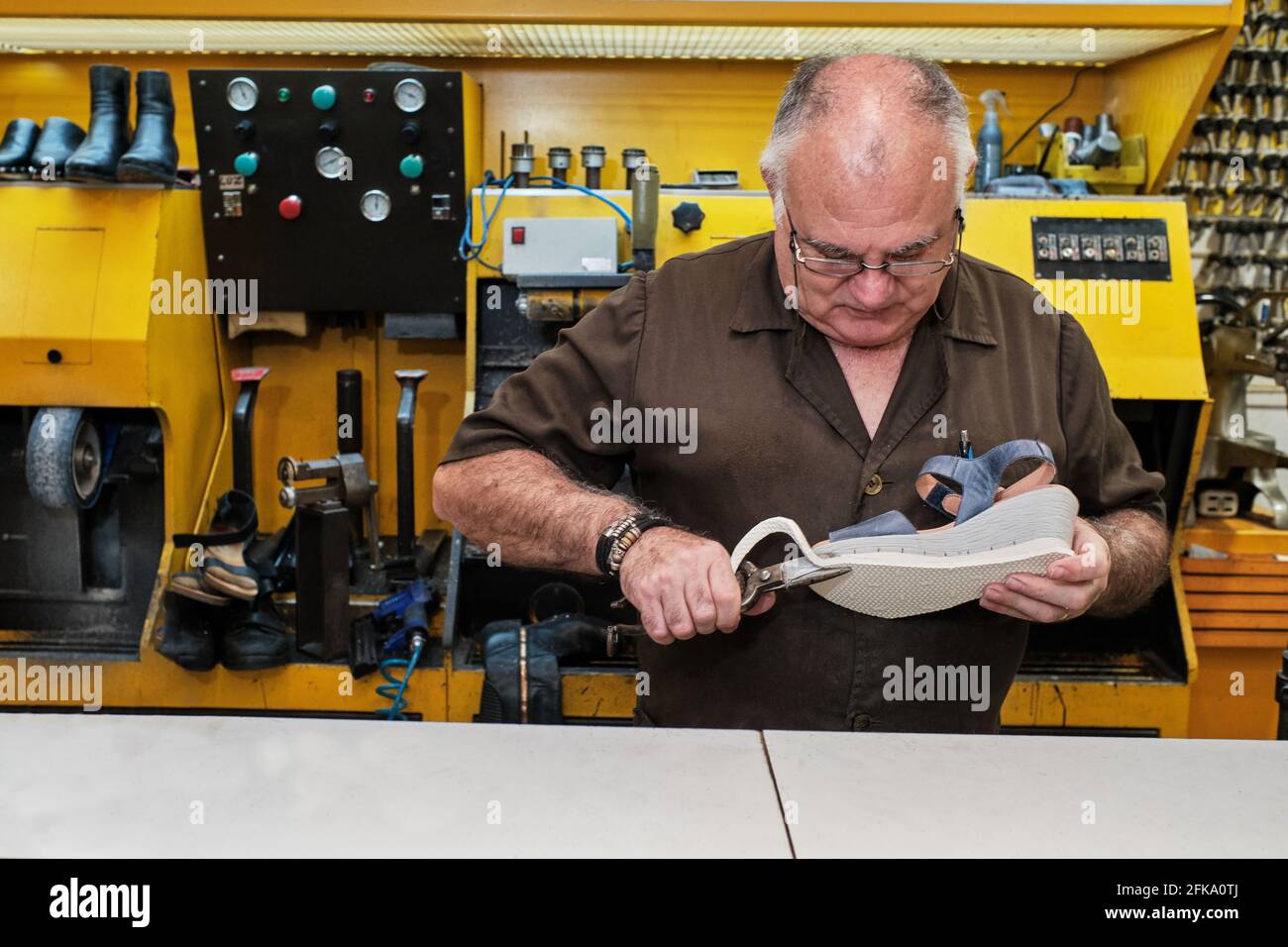 Business of a shoemaker hi-res stock photography and images - Alamy
