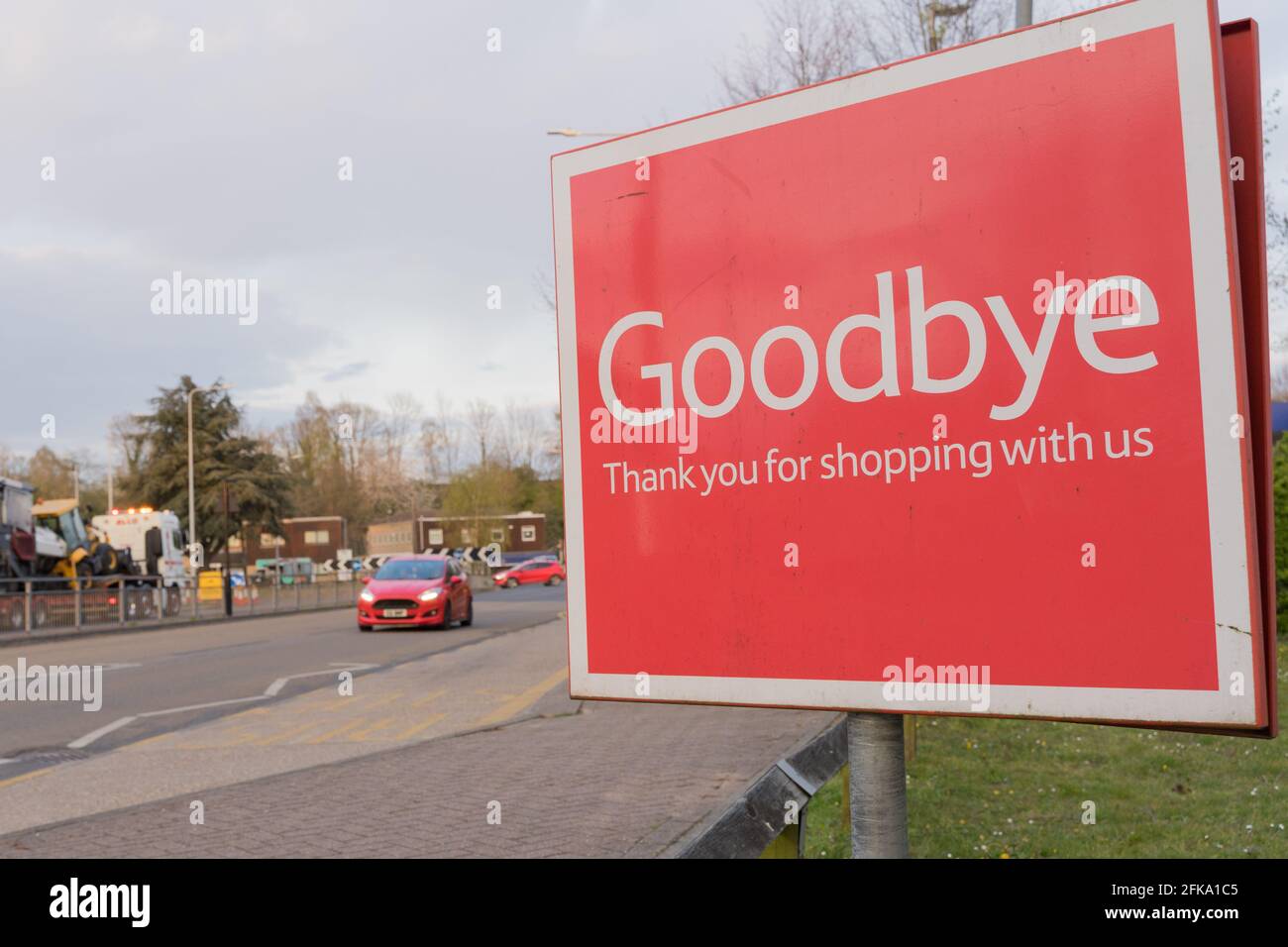 Goodbye sign to shoppers hi-res stock photography and images - Alamy