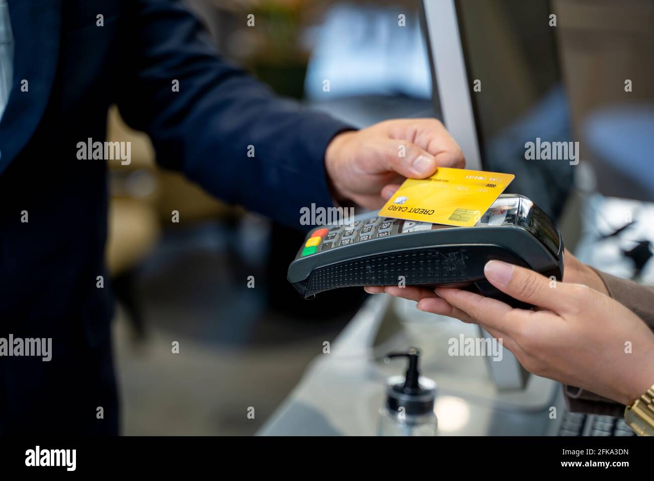 Customer payment hi-res stock photography and images - Alamy