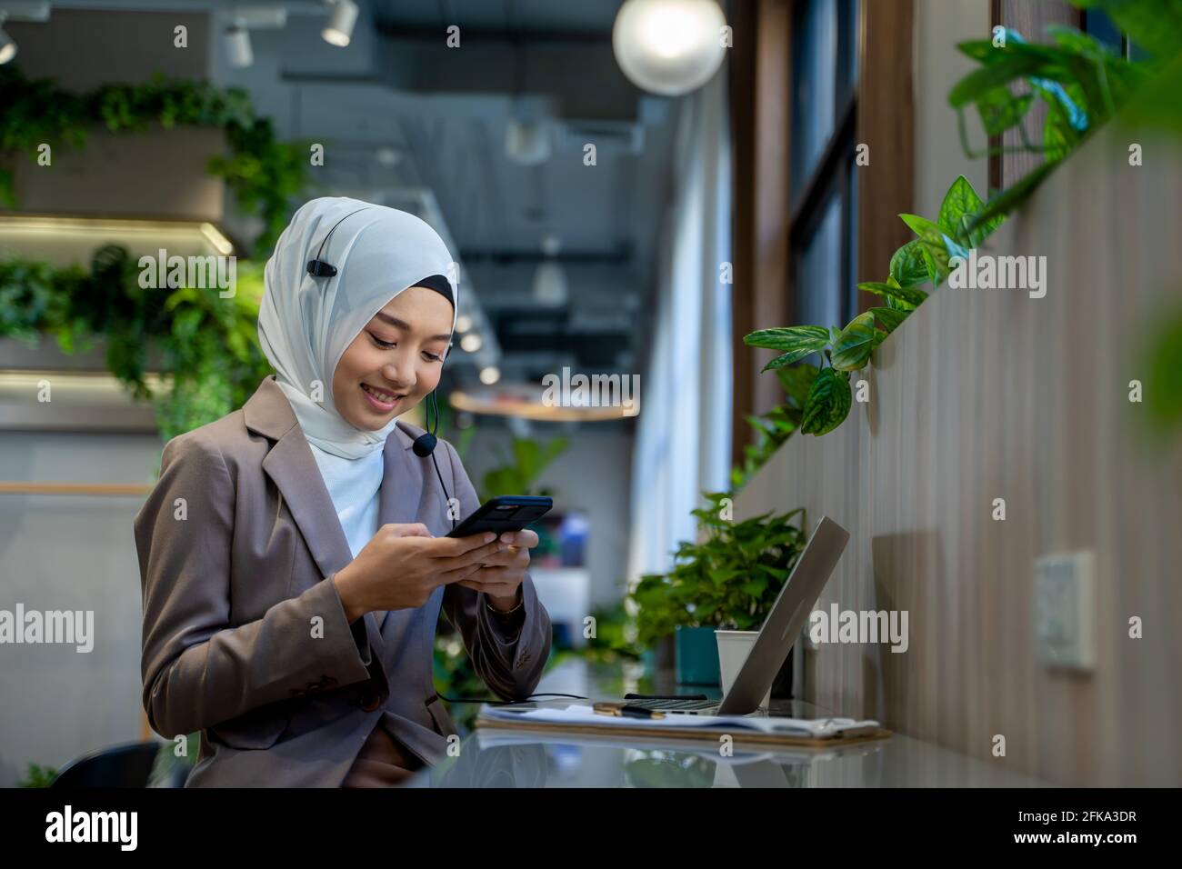 Indian employee tech hi-res stock photography and images - Alamy