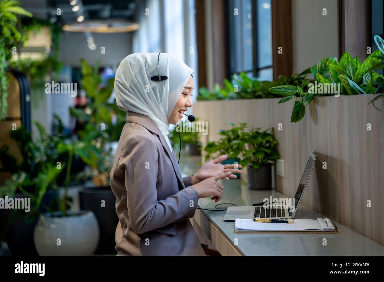Indian Female Receptionist High Resolution Stock Photography and Images ...